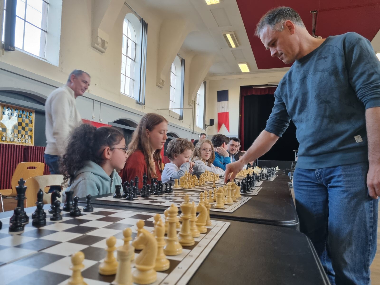 Échecs : rencontre de Christian Bauer et amateurs - Echecs & Stratégie